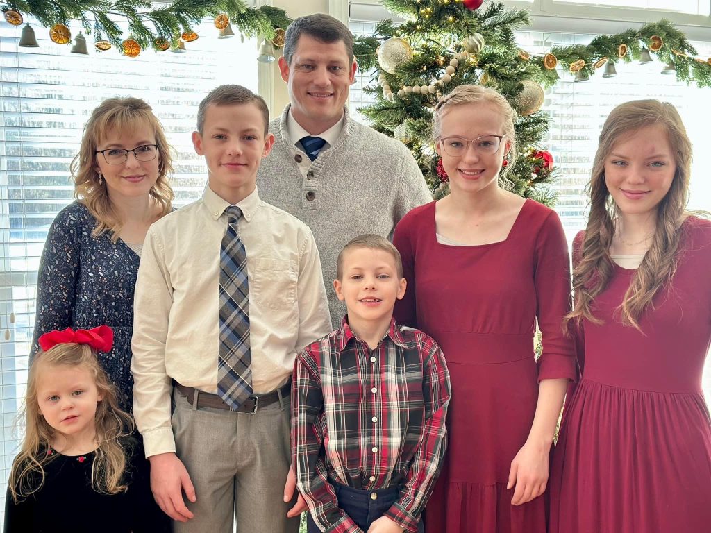 Jeremy and Esther Lockhart — World Wide New Testament Baptist ...