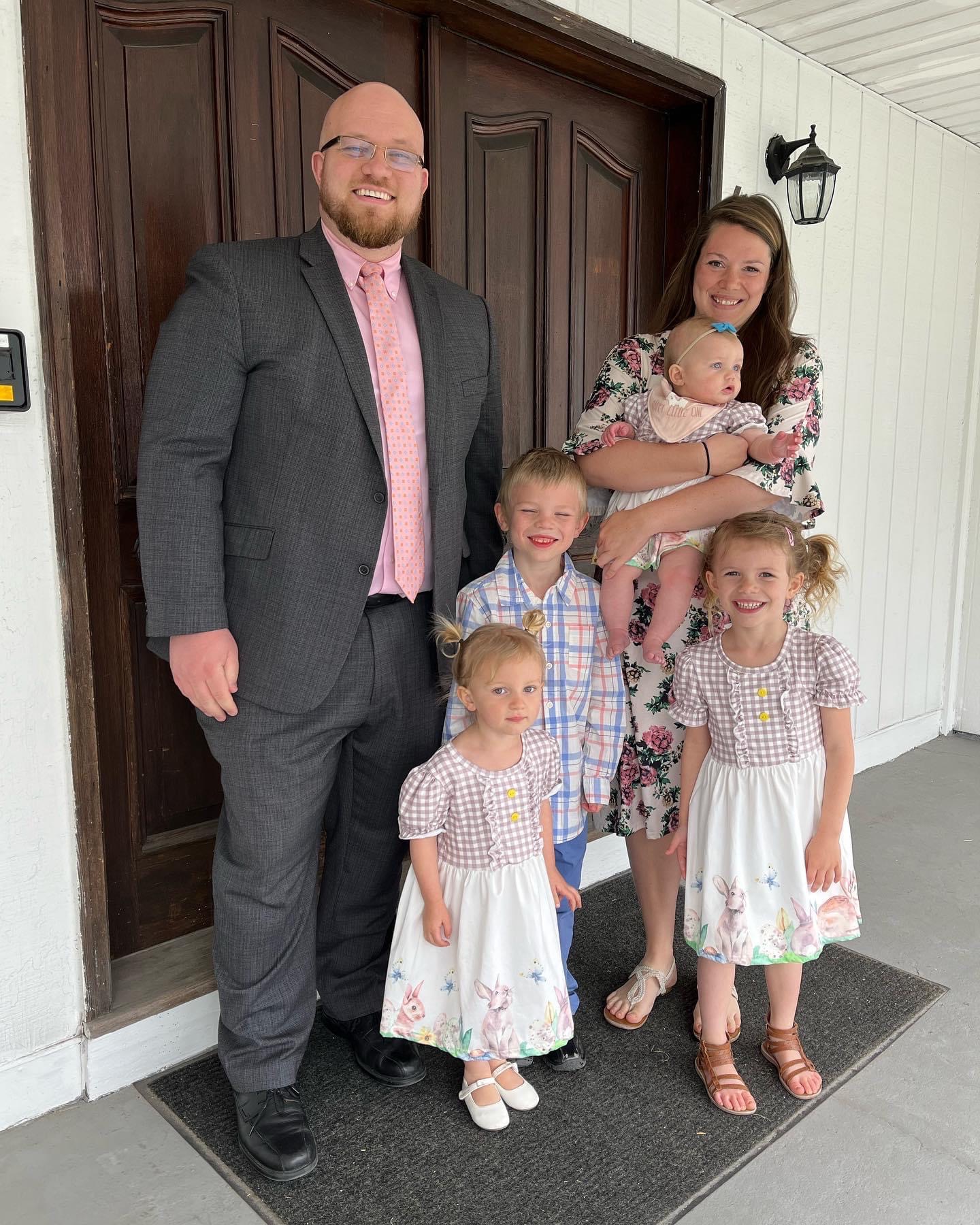 Nick and Lindsey Stelzig — World Wide New Testament Baptist ...